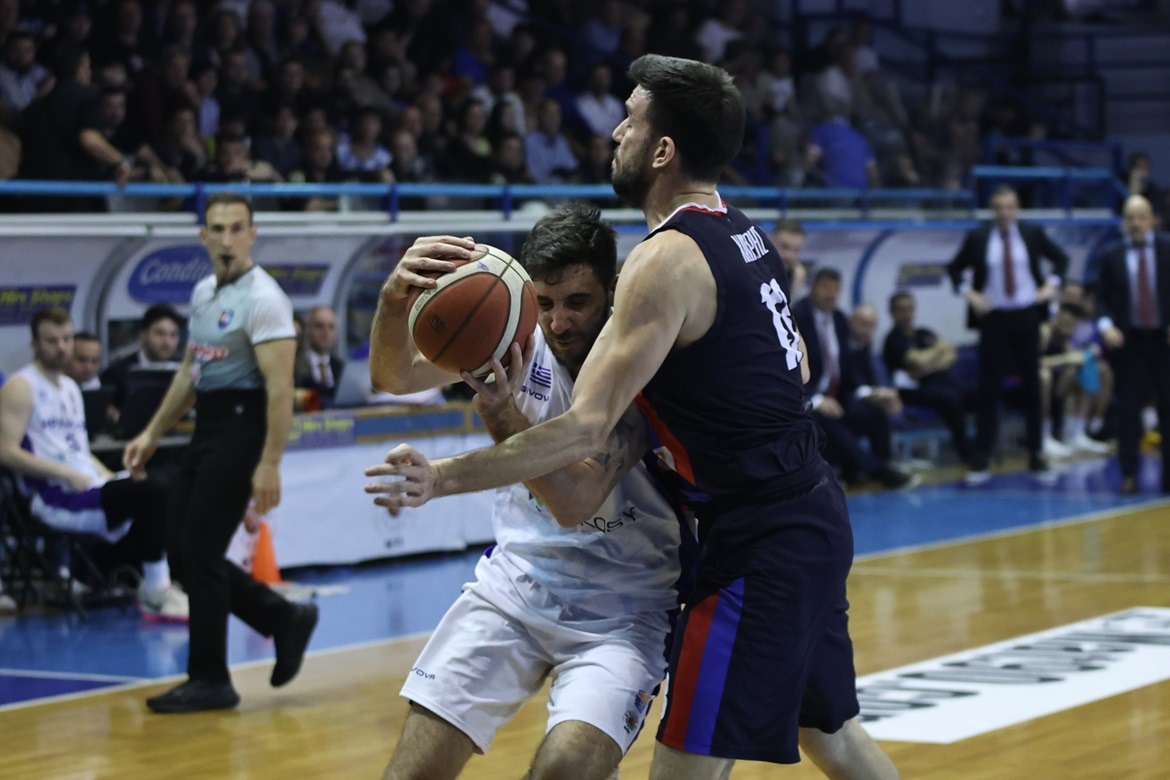 Τρομερή ατμόσφαιρα στο "Ιβανώφειο" σούπερ θέαμα από Ηρακλή και Πανιώνιο (vids) - Basketa.gr