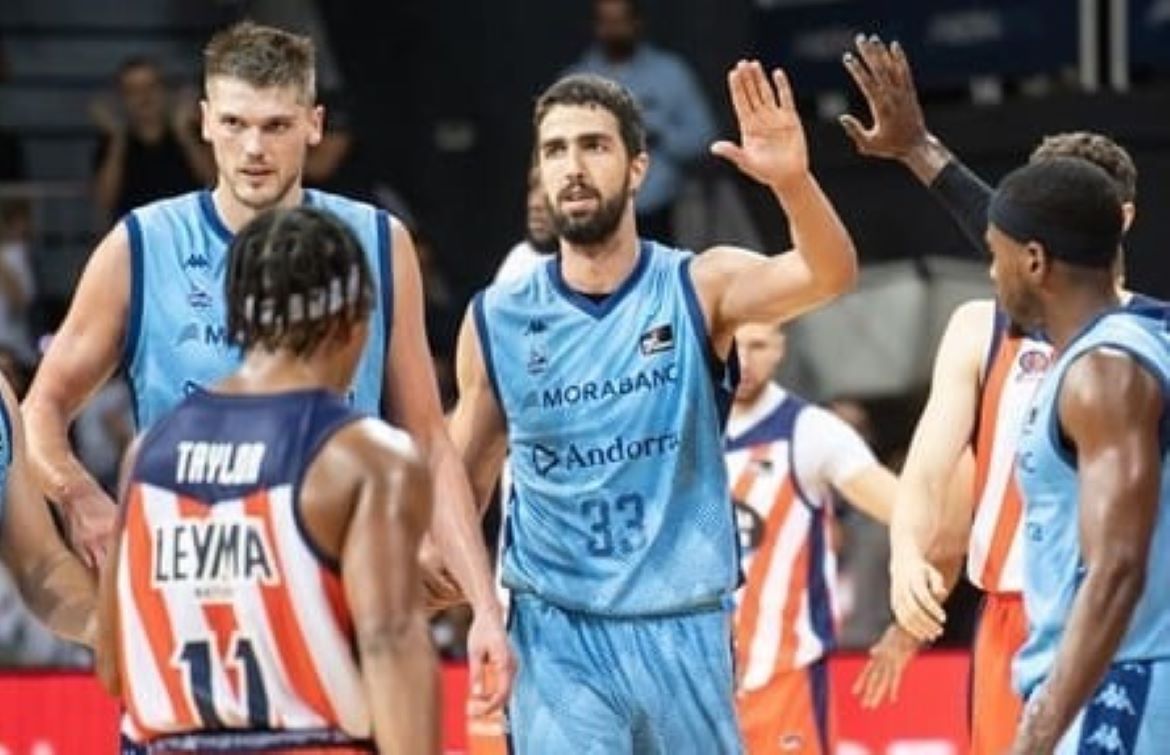 Ο Νίκος Χουγκάζ στην κορυφή του top 10 της ACB με εντυπωσιακό "στοπ" (vid) - Basketa.gr