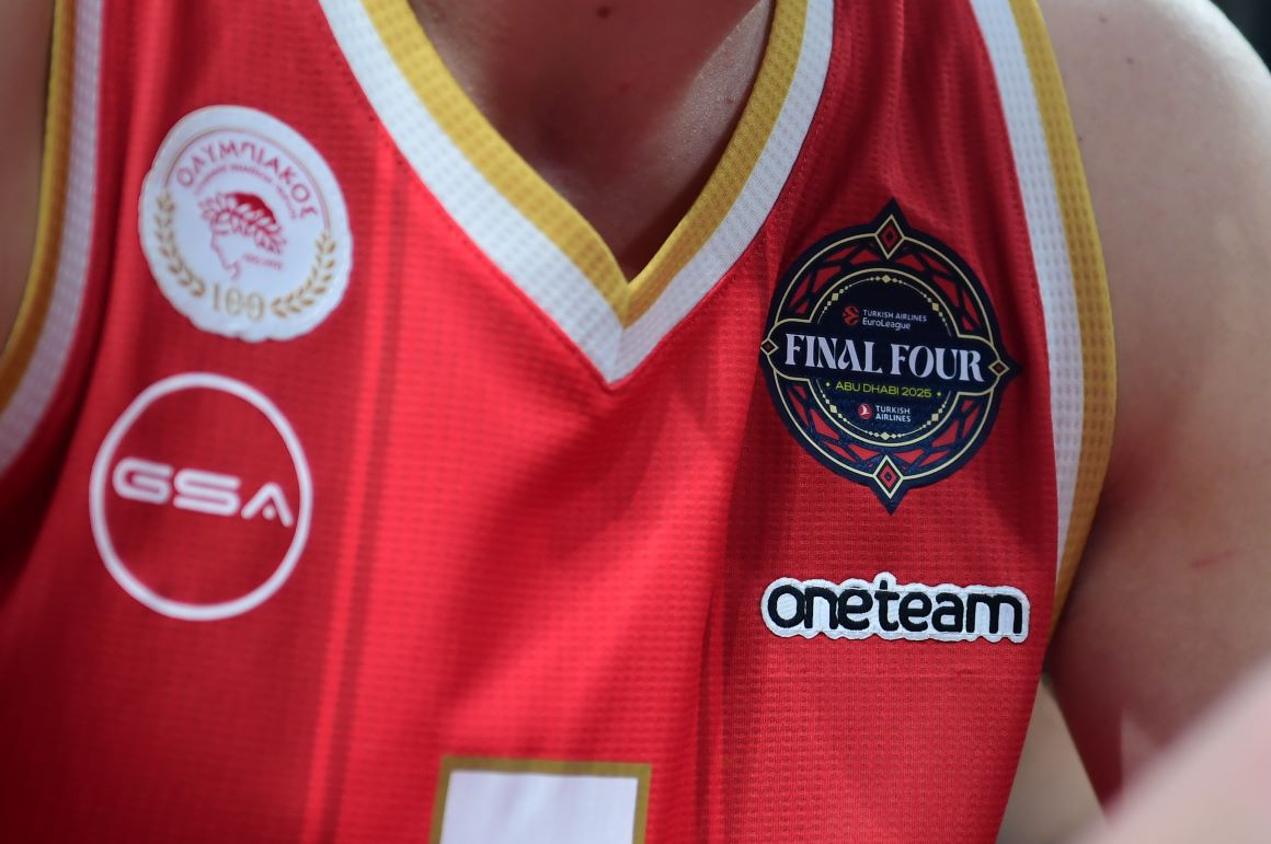 Ολυμπιακός: Το σήμα του Final Four στην «ερυθρόλευκη» φανέλα και το βραβείο του Βεζένκοφ (pics ...