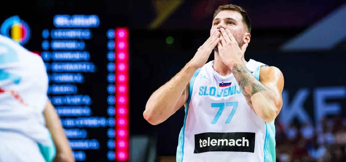 Ευρωμπάσκετ 2025: Έτσι έκανε το triple double ο Ντόντσιτς (vid)