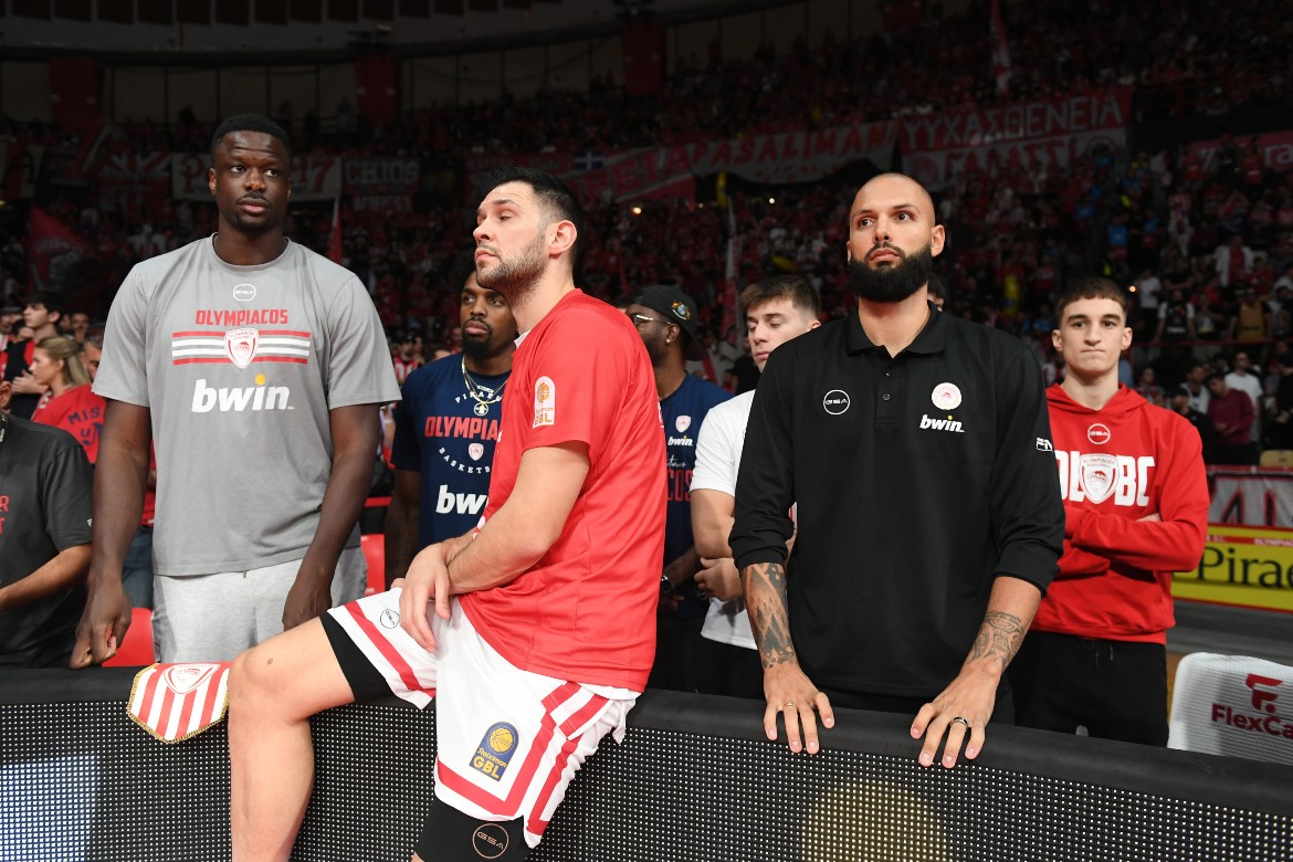 Ολυμπιακός-Παναθηναϊκός: Η αποθέωση του Φουρνιέ και η όμορφη κίνηση του ...