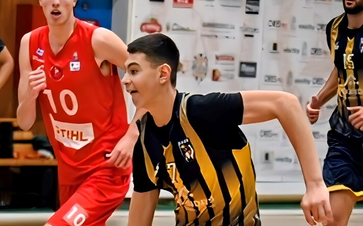 Σταύρος Γυμνόπουλος: «Το μήλο κάτω απ' τη μηλιά» και ο ΚΑΟΧ που δε ...